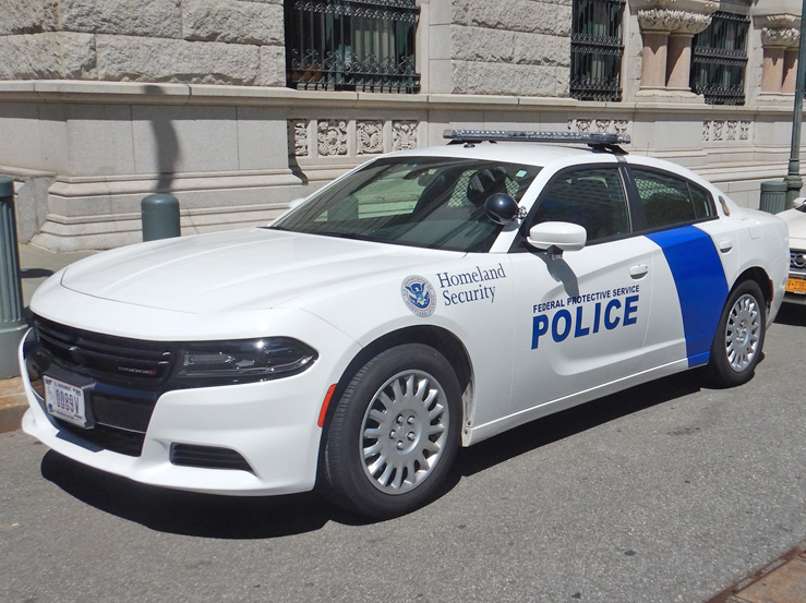 EINSATZFAHRZEUGE WELTWEIT